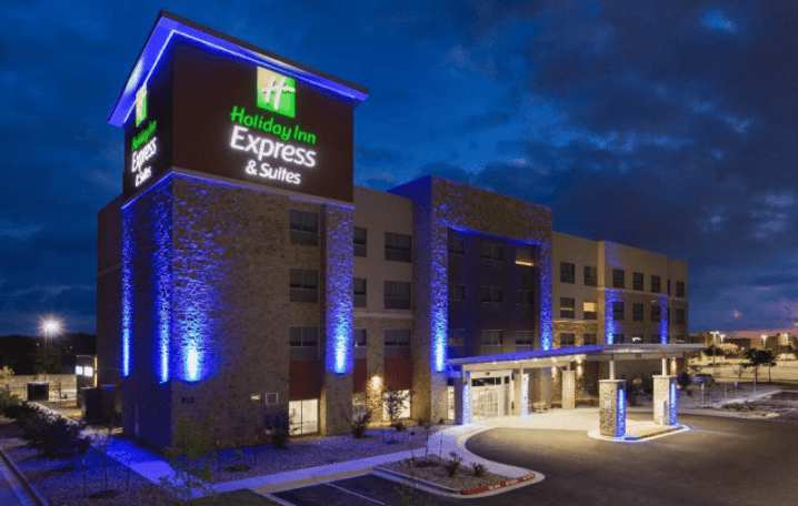 Plan Your Visit to the Kissing Tree - Contact Us Now